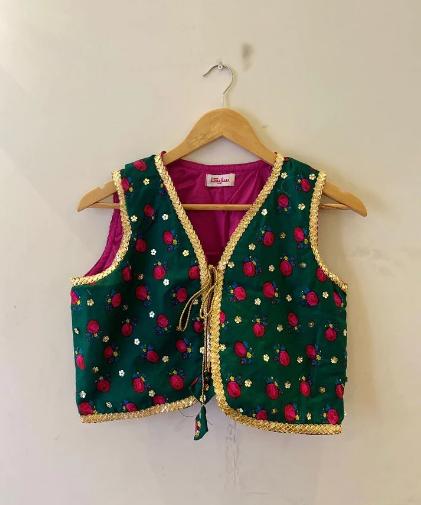 Buy Traditional Women Kotis with Saree Collection in Pakistan – Saareeka